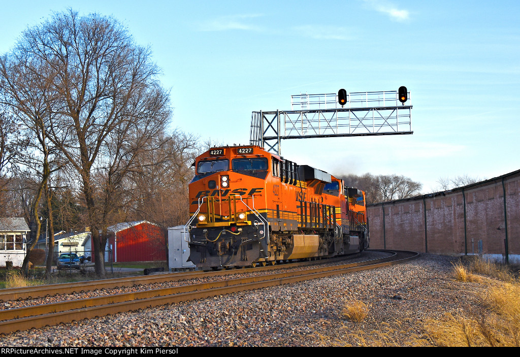 BNSF 4227